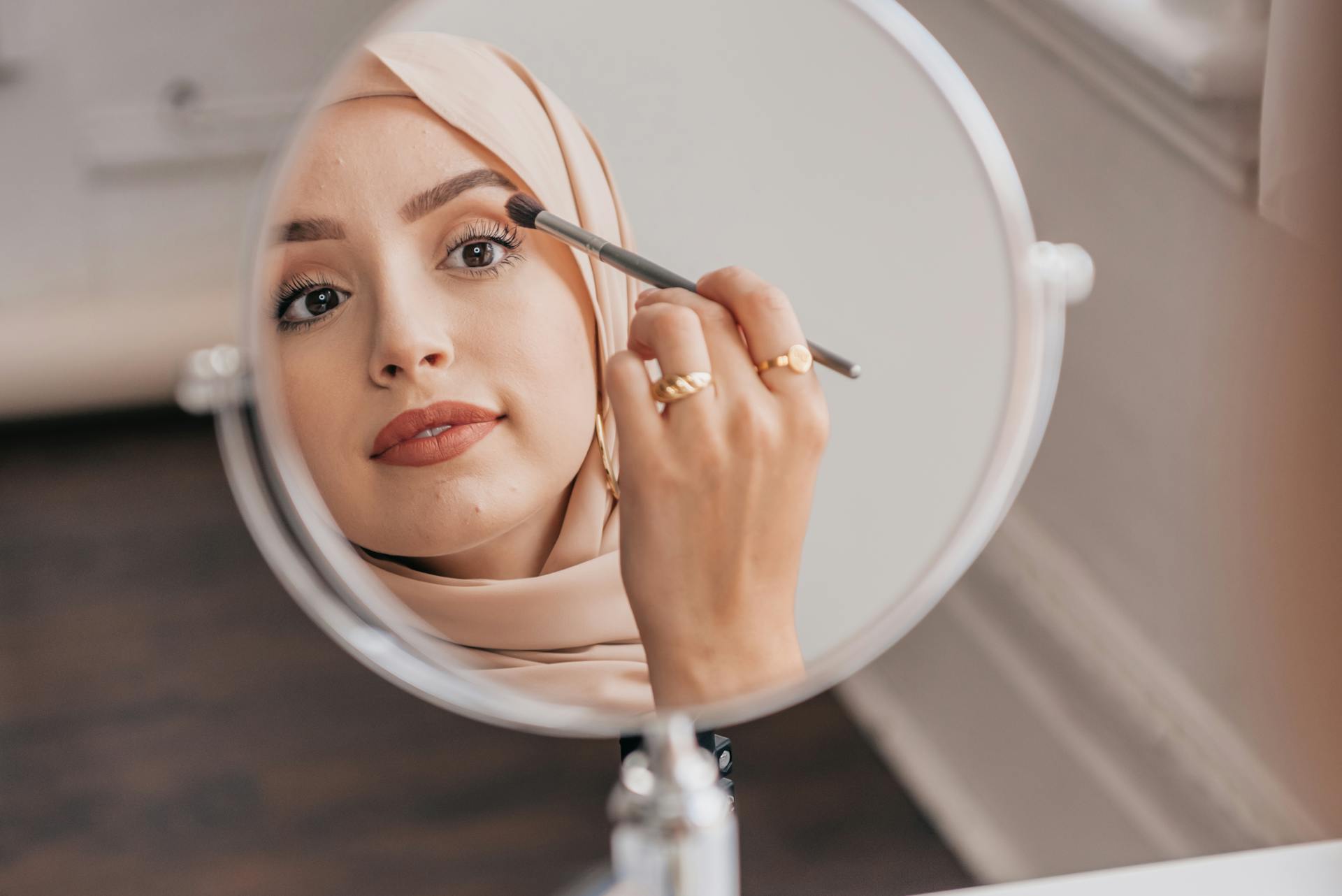 8 Makeup Vanity Styles Your Consumers Will Adore | Global Sources