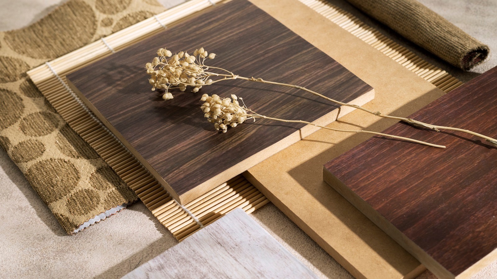 Exploring the Best Materials for Desktops | Global Sources