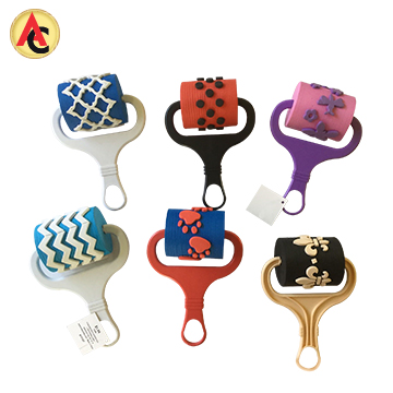 Roller stamp features playful patterns | Global Sources
