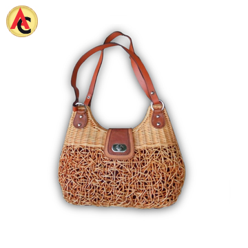 Rattan handbag with leather handles | Global Sources